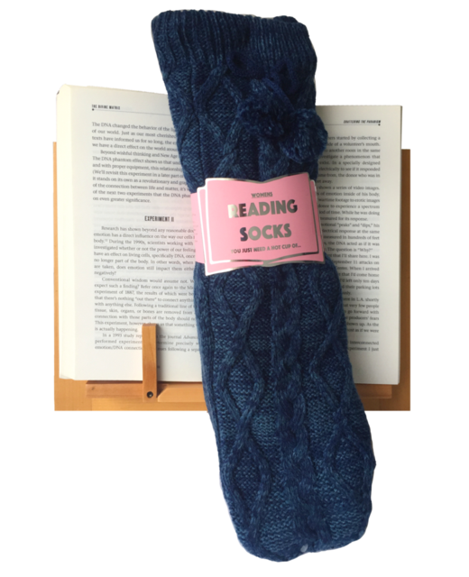 READING SOCKS : NAVY CABLE KNOT WOMEN - Gifts & Greeting Cards-Gifts ...